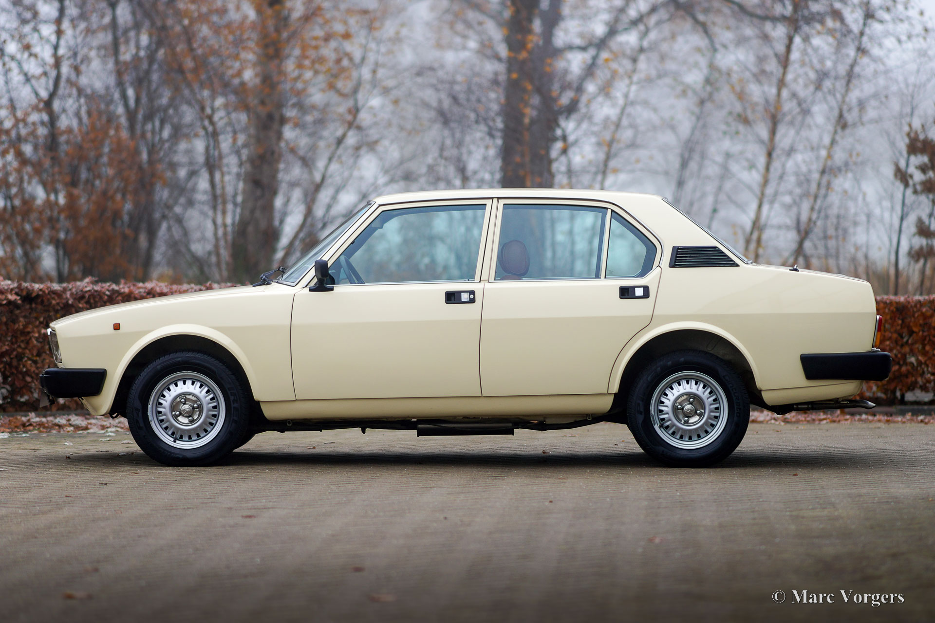 するための ヤフオク! - ALFA ROMEO Alfetta 2000 OWNERS MANUAL 英語版 ですが